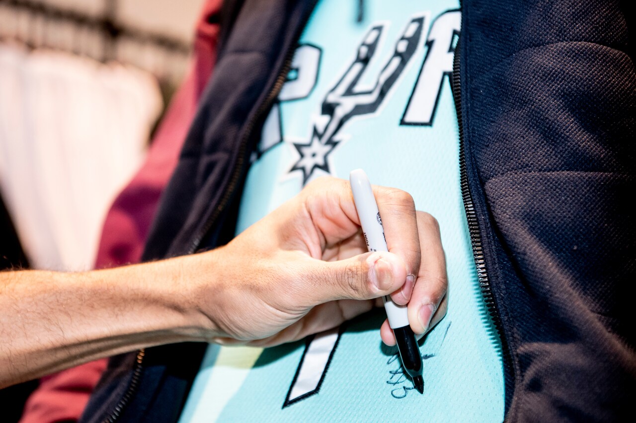 Spurs Pop-Up Shop with Tre and Julian Photo Gallery | NBA.com