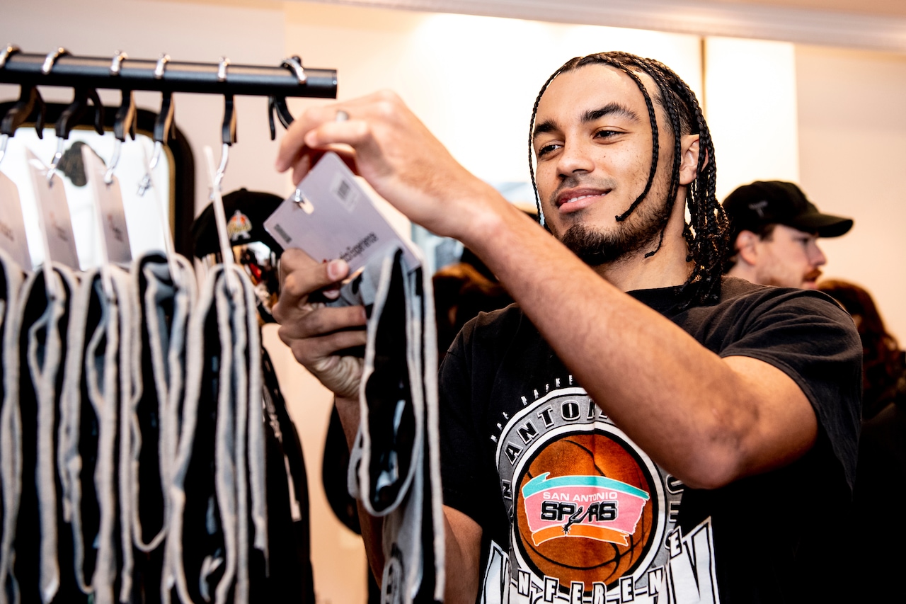 Spurs Pop-Up Shop with Tre and Julian | San Antonio Spurs