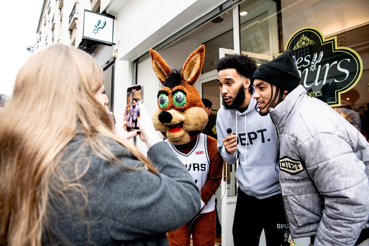 Spurs Pop-Up Shop with Tre and Julian | San Antonio Spurs