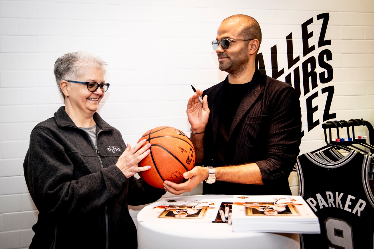 Photos: Tony Parker Autograph Signing at Spurs Pop Up Shop | San ...