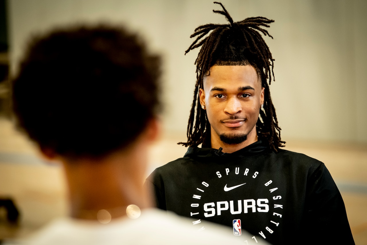Photos: Stephon Castle Wins 2025 NBA Rookie of The Year | San Antonio Spurs
