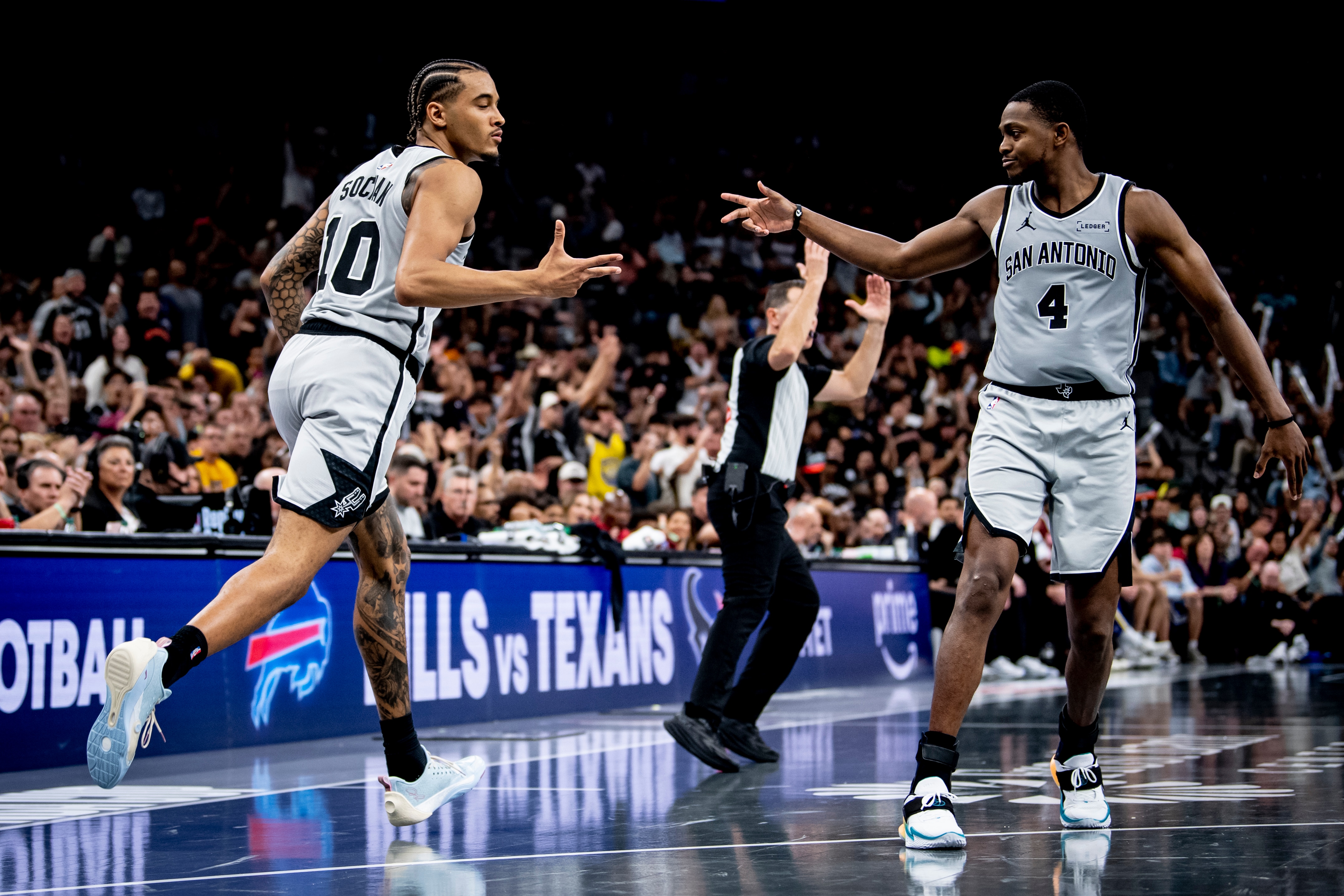 Photos: Spurs vs. Golden State Warriors | 11/14/25 | San Antonio Spurs