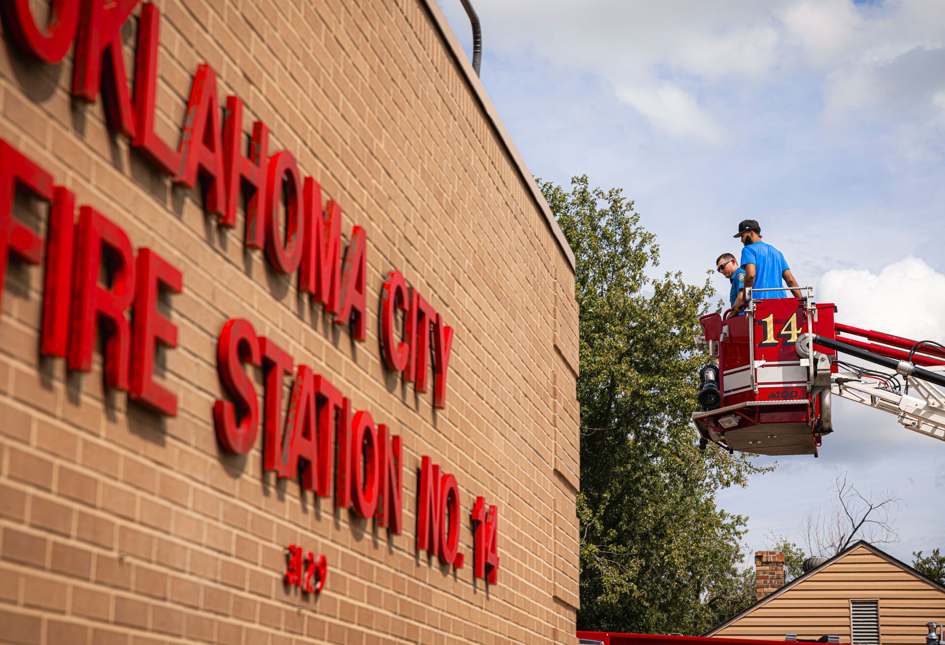 Photos: Thunder at Fire Station 14 Photo Gallery | NBA.com