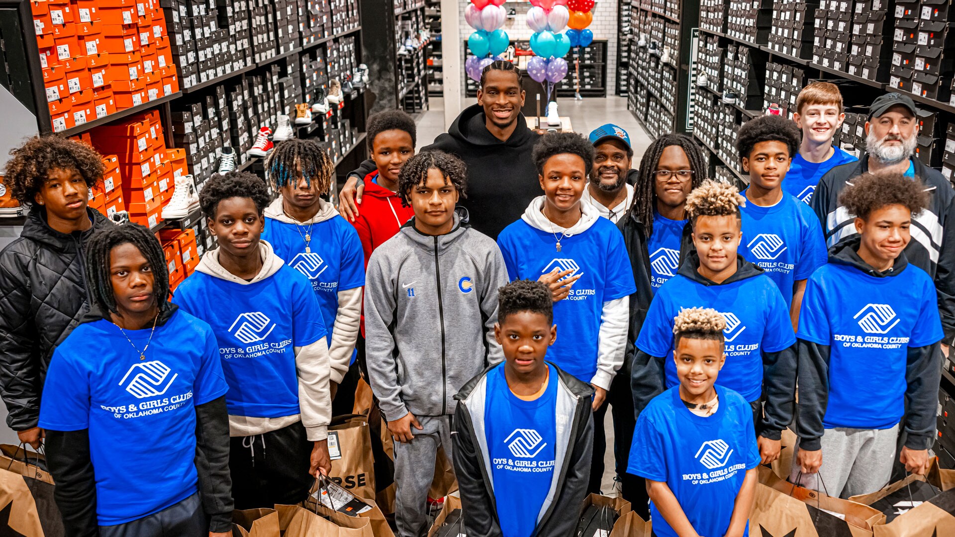 Photos: SGA Holiday Shopping Spree Photo Gallery | NBA.com