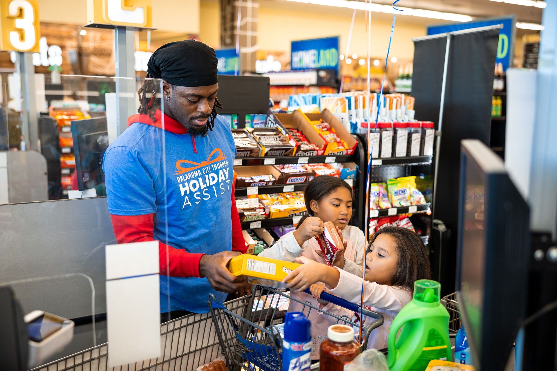 Photos: Lu Dort Homeland Shopping Photo Gallery | NBA.com