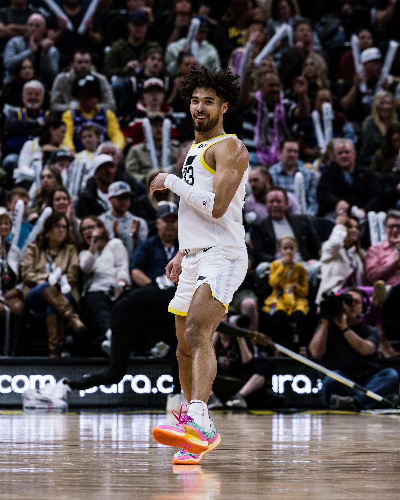PHOTOS | Decades Night and Familiar Faces at HOME | Utah Jazz