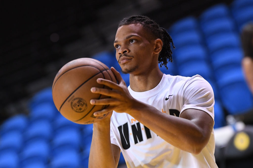 Utah Jazz Sign Taevion Kinsey and Isaiah Wong | Utah Jazz
