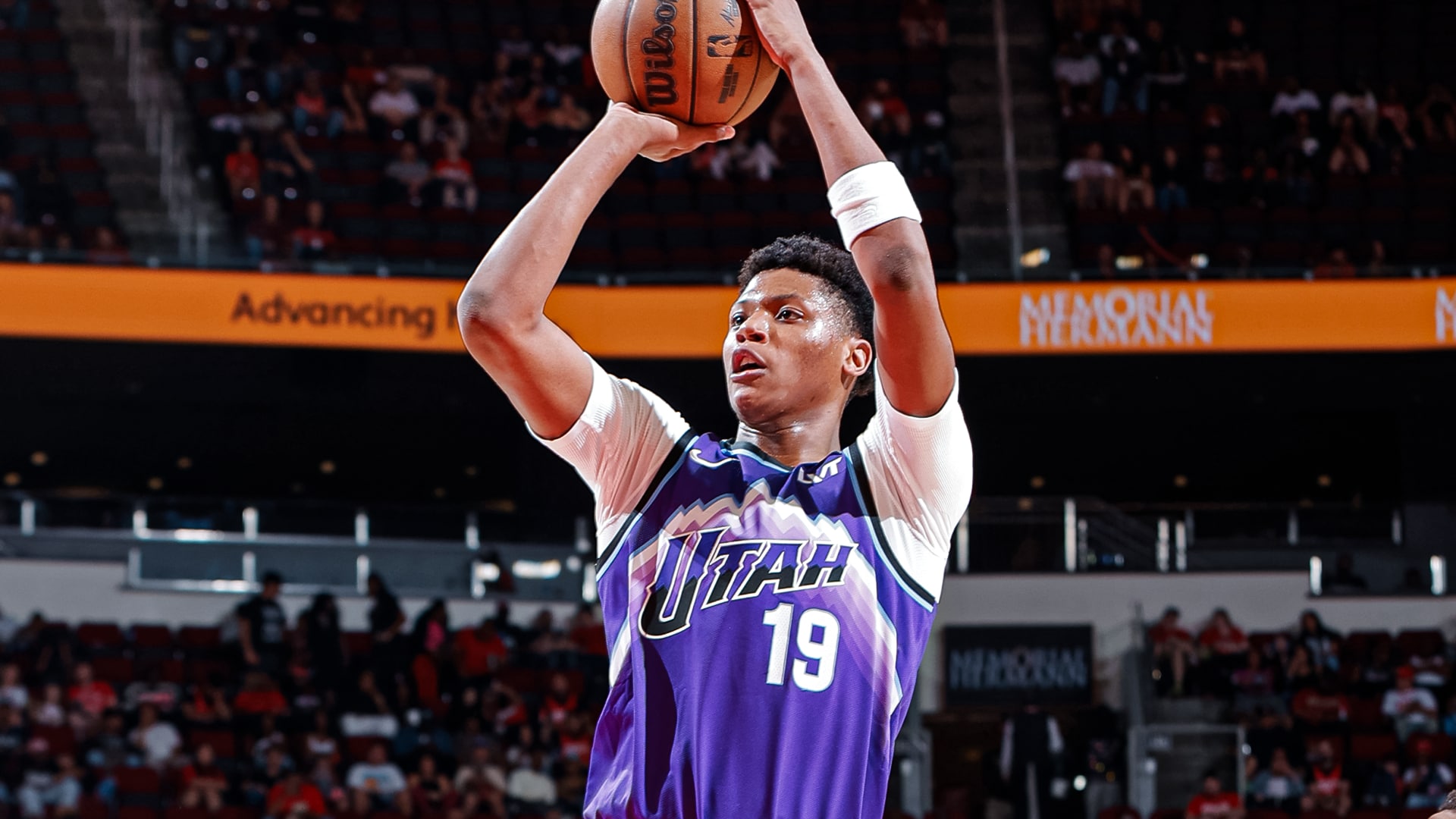 Ace Bailey Impresses in Utah Jazz Preseason Debut vs. Houston Rockets ...