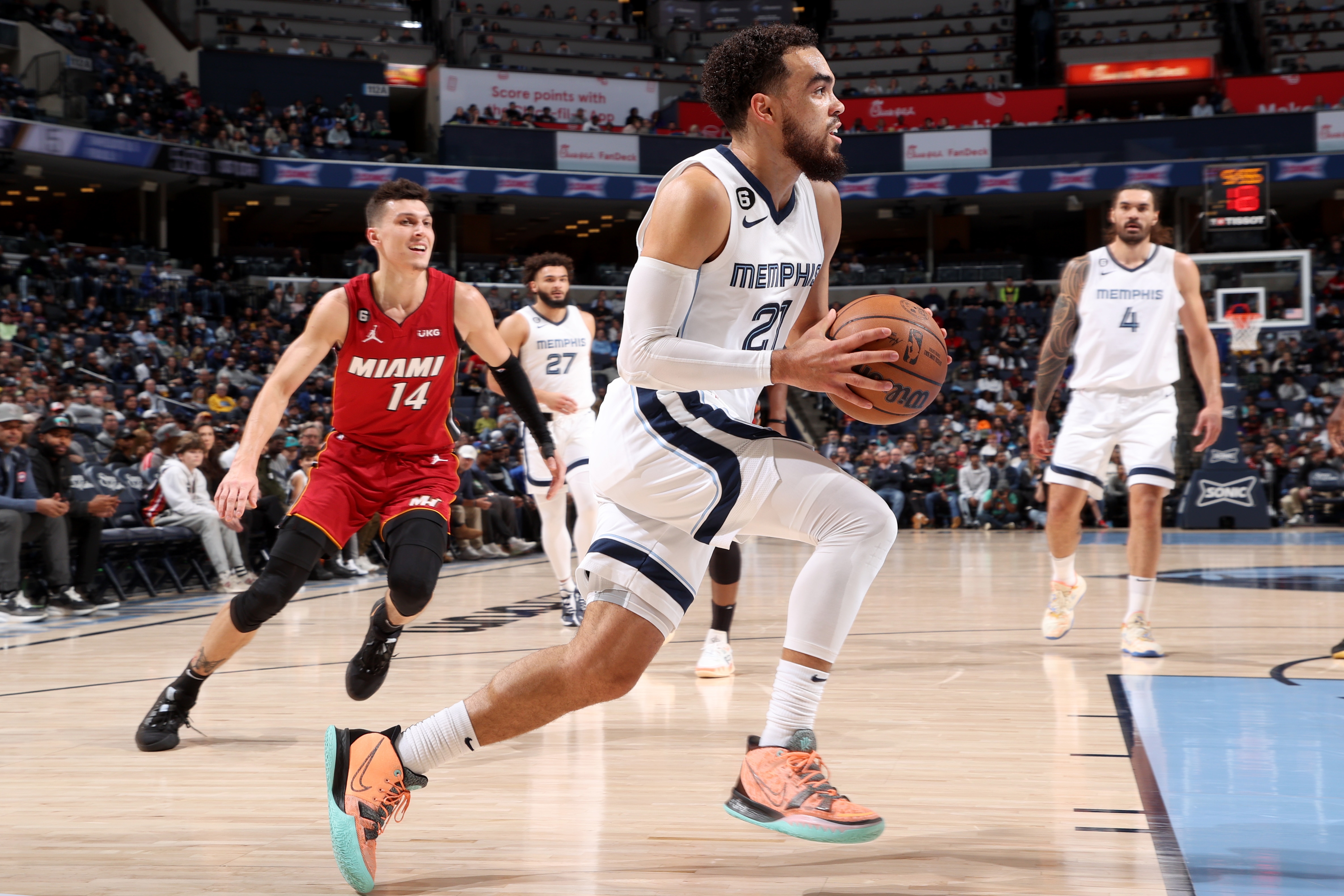 Grizzlies vs Heat Photos 12.05.22 Photo Gallery | NBA.com