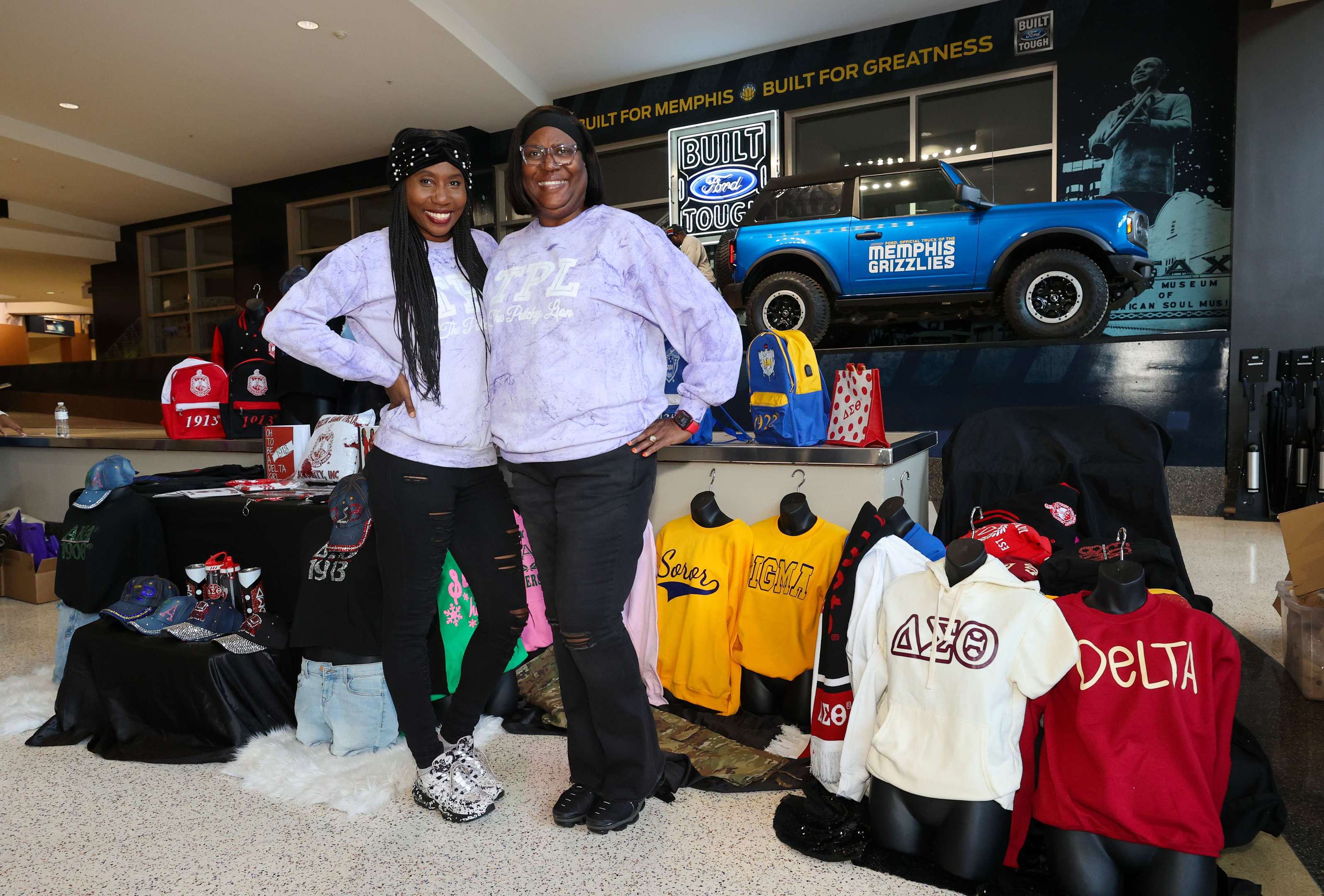 Grizz Shop Local Photo Gallery | NBA.com