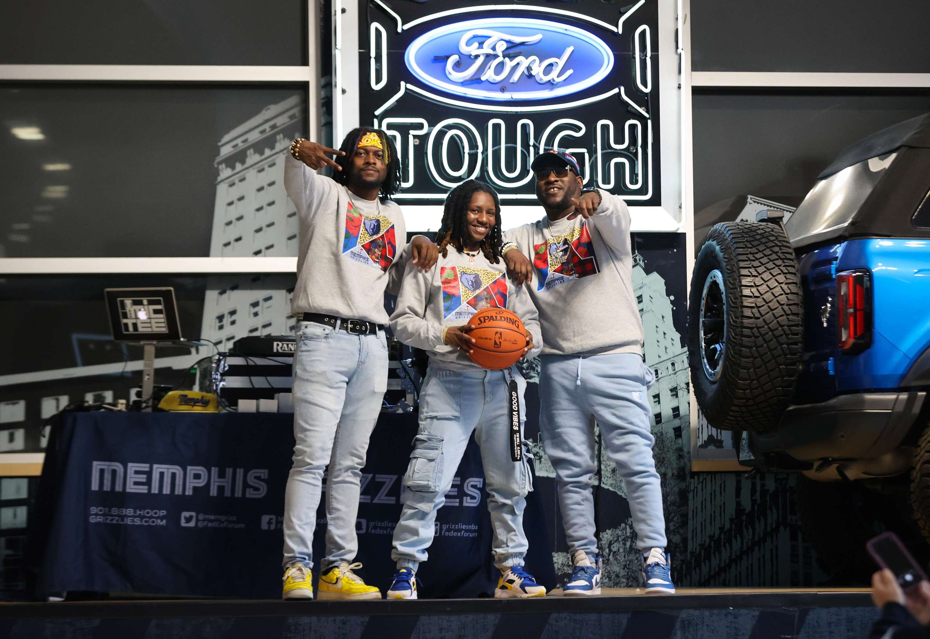 Grizz Shop Local Photo Gallery | NBA.com