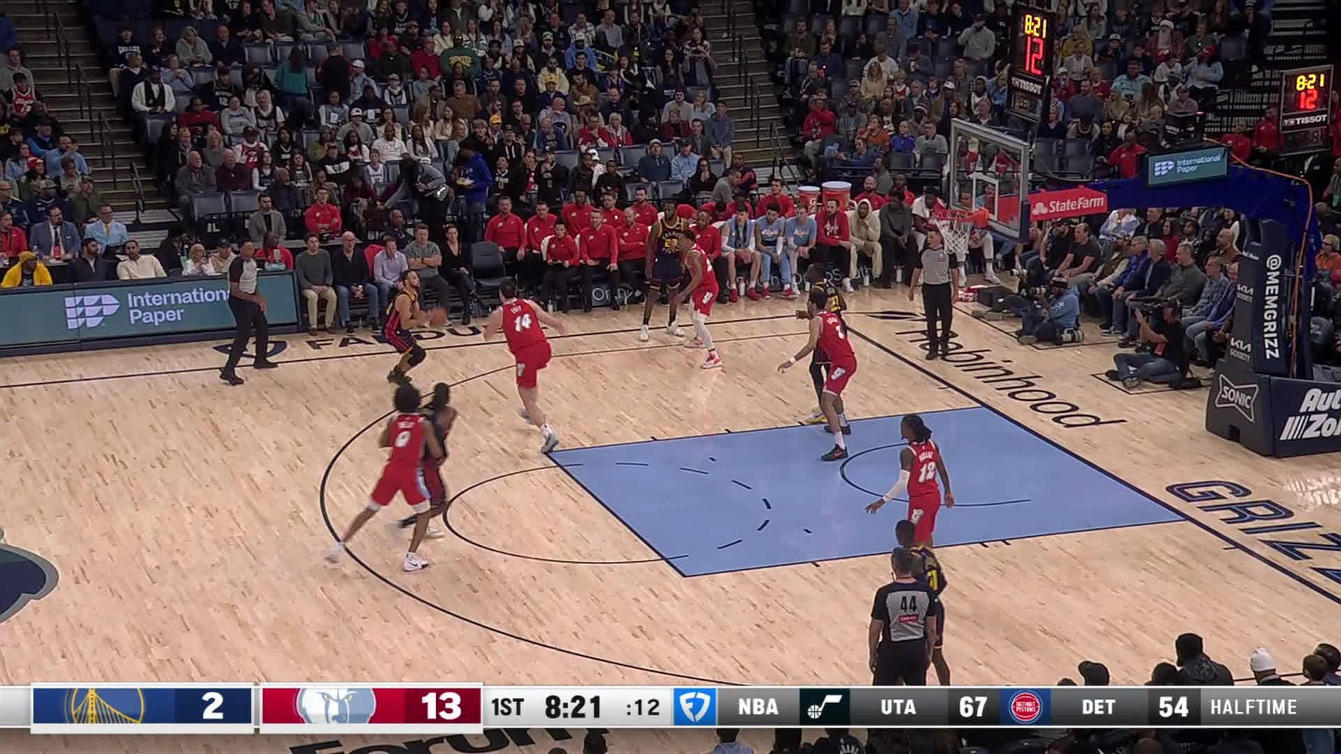 Zach Edey blocks Steph Curry! | Memphis Grizzlies