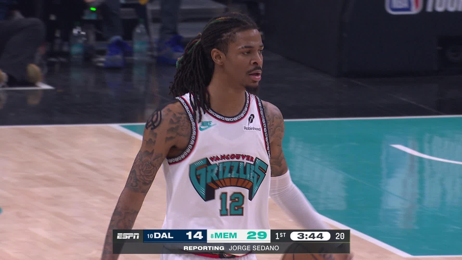 Marvin Bagley III goes up to get it and finishes the oop