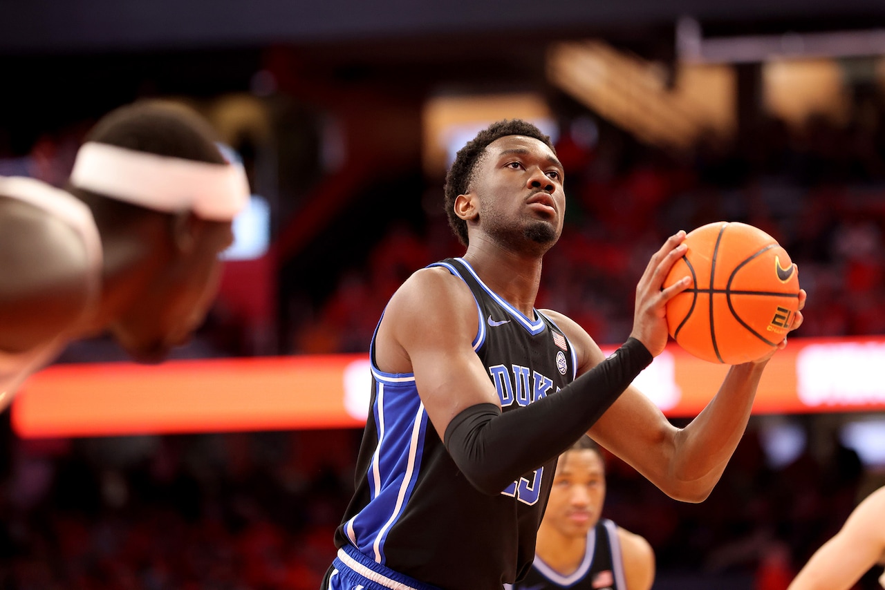 Welcome To Charlotte - Mark Williams Photo Gallery | NBA.com