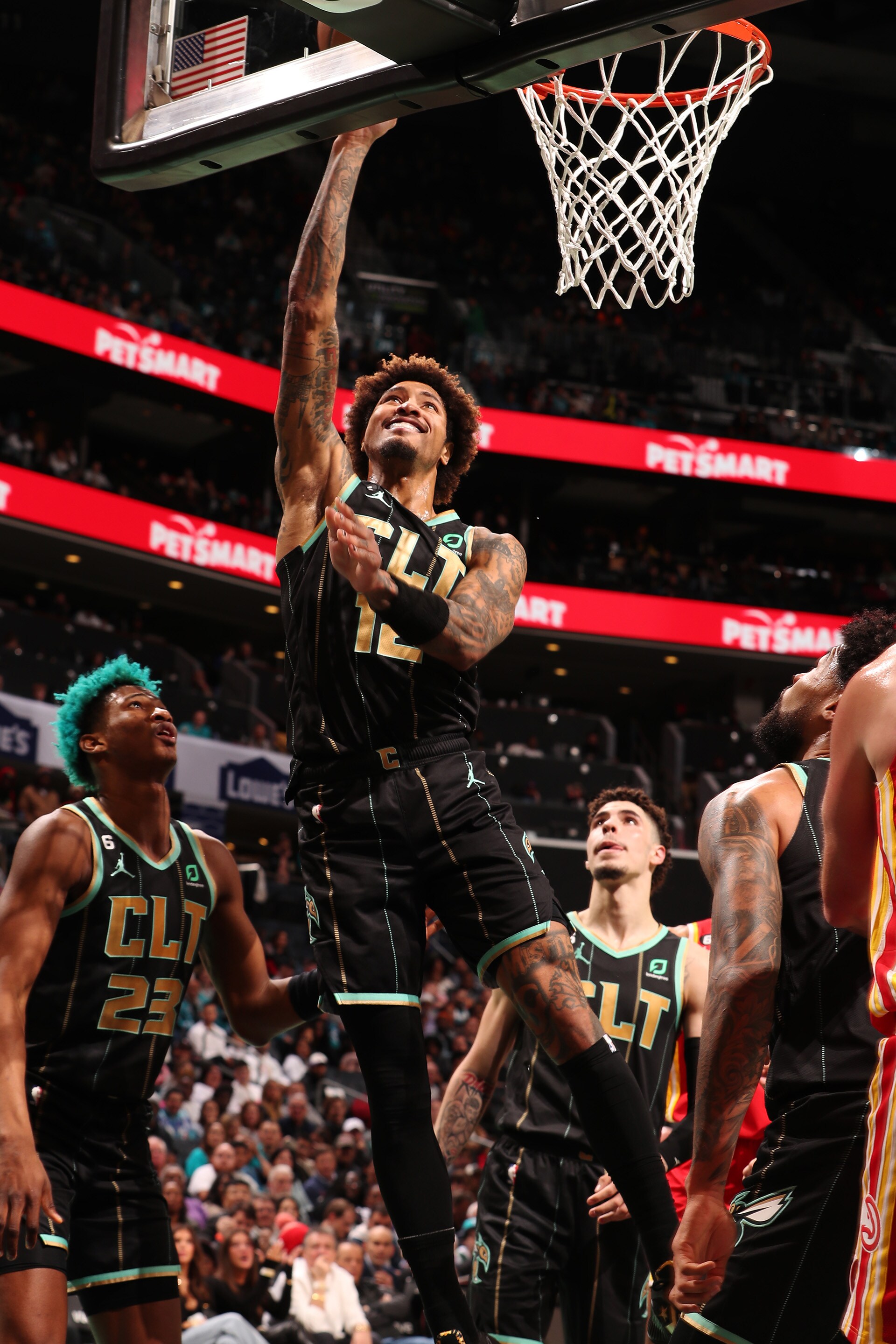 Hornets vs Hawks Gallery - 12/16/22 Photo Gallery | NBA.com