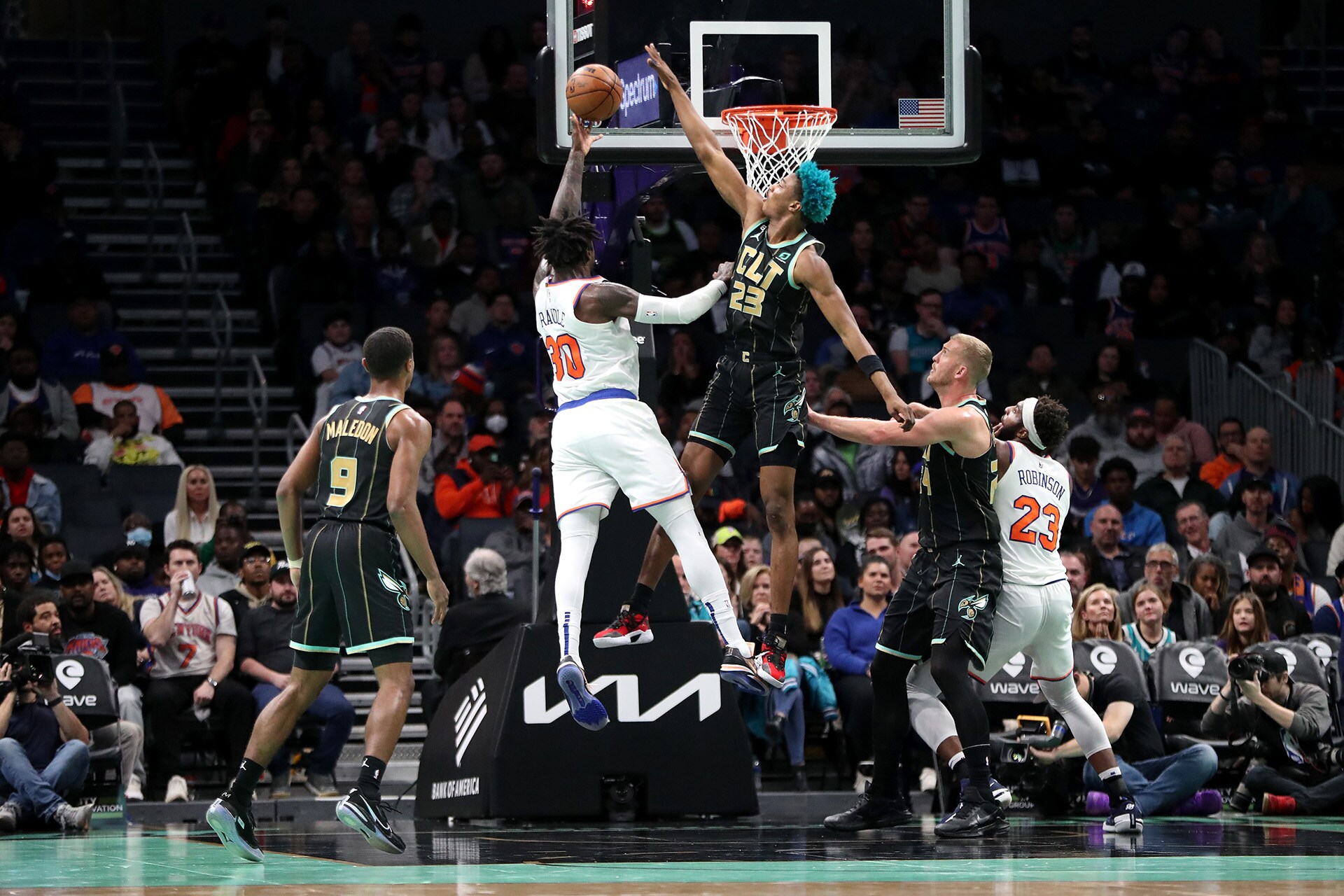 Hornets vs Knicks Gallery - 12/09/22 Photo Gallery | NBA.com