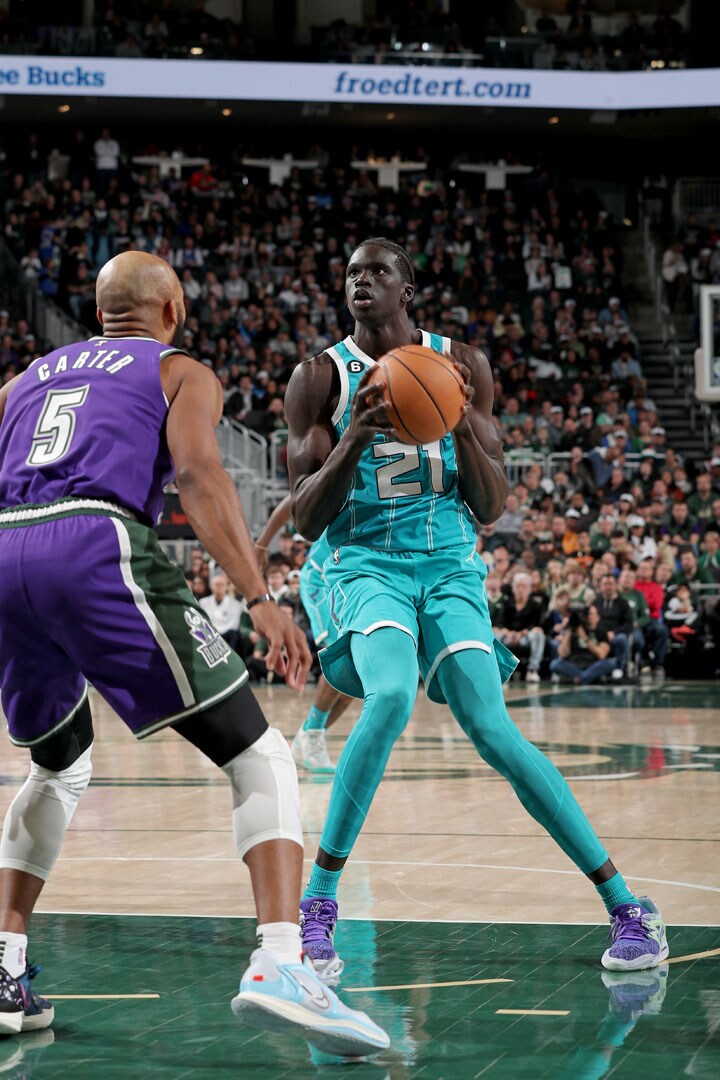 Hornets vs Bucks Gallery - 01/06/23 Photo Gallery | NBA.com