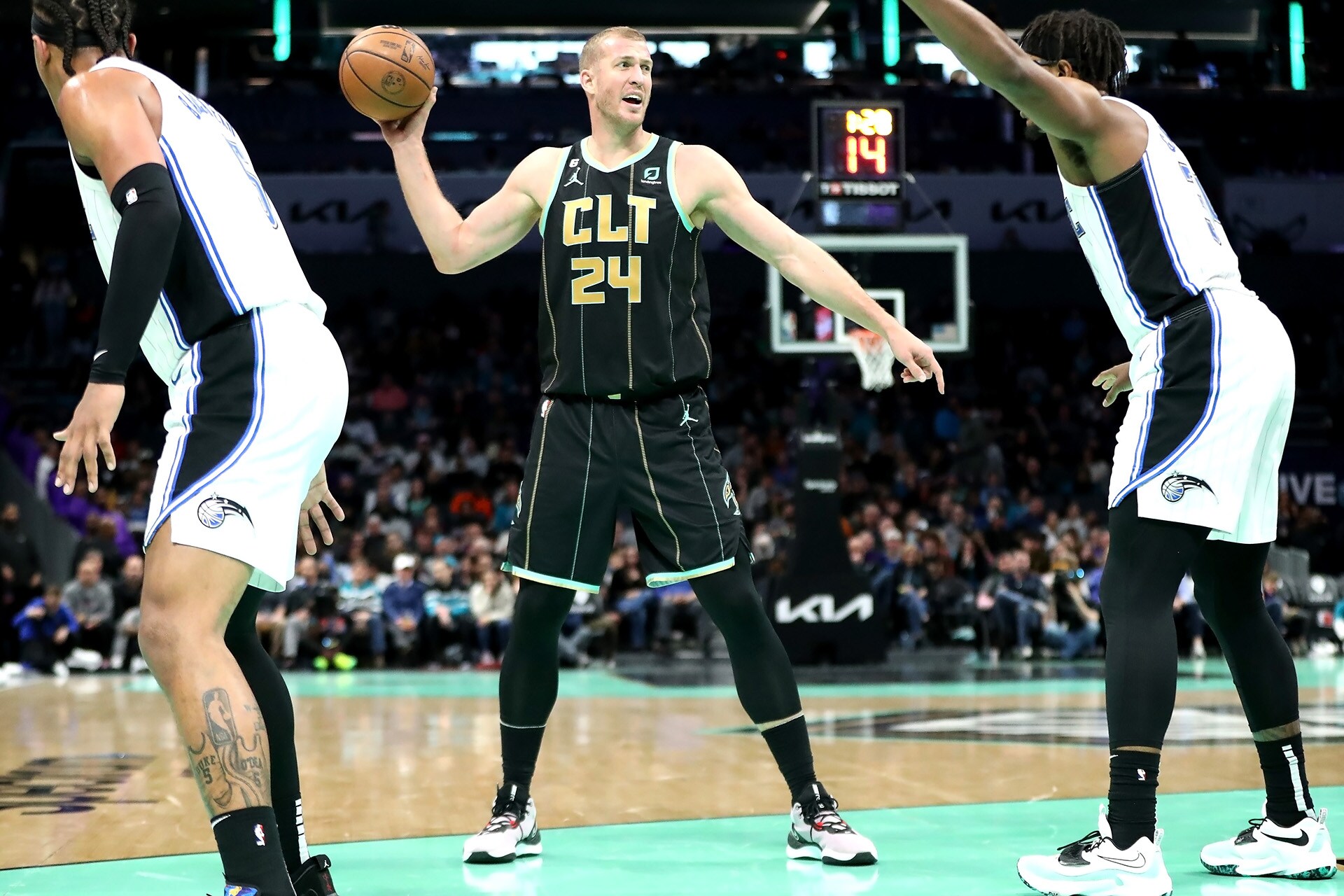 Rebounding And Free-Throw Shooting Bite Hornets In Home Loss | NBA.com