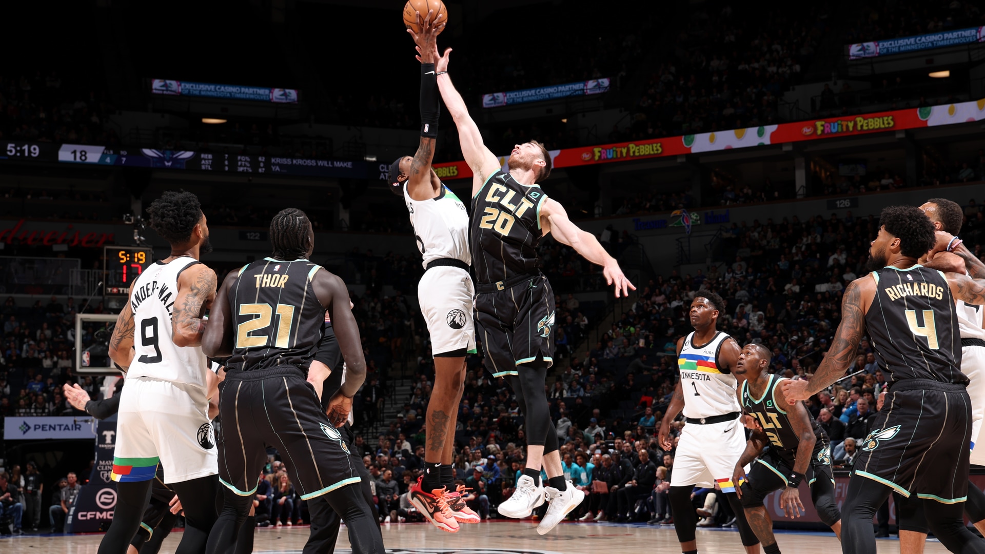 Series Of Clutch Plays Secure Hornets’ 3rd Straight Win | Charlotte Hornets
