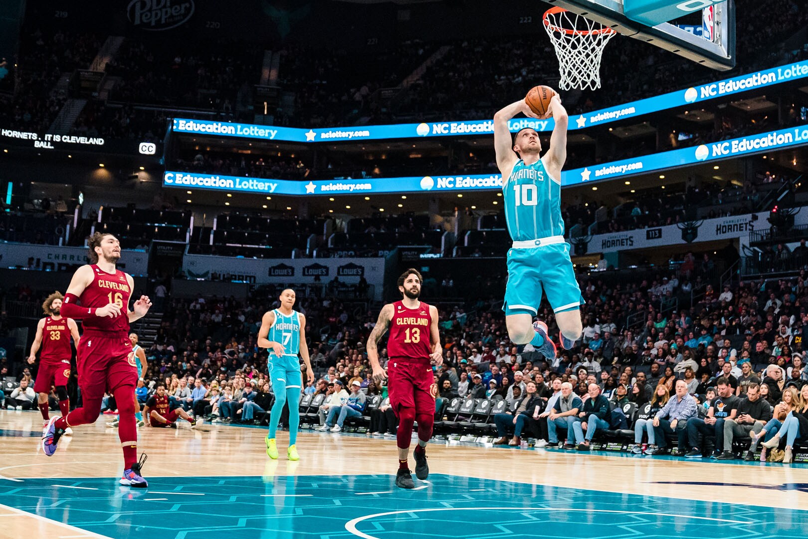 Hornets Fade In 4th Quarter Following Fast Start Against Cavaliers ...