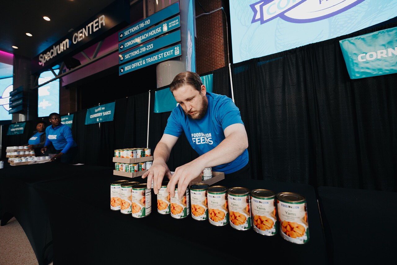 13th Annual Cornucopia Gallery Photo Gallery | NBA.com