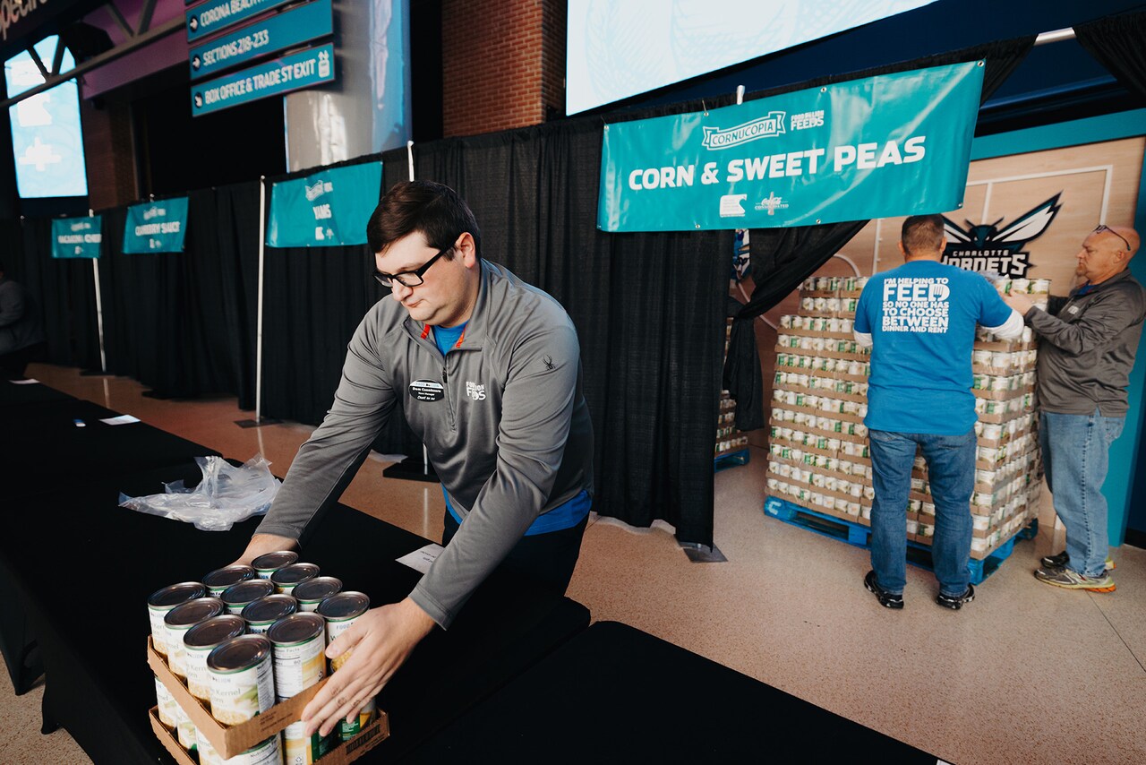 13th Annual Cornucopia Gallery Photo Gallery | NBA.com