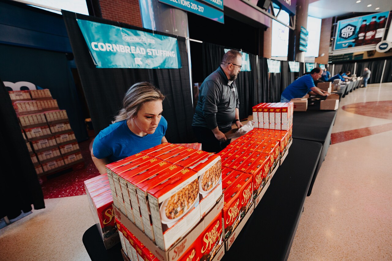 13th Annual Cornucopia Gallery Photo Gallery | NBA.com