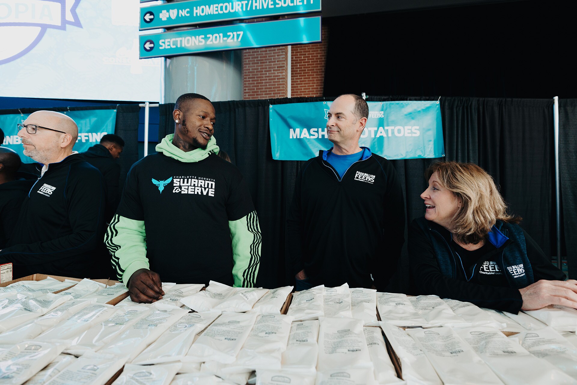 13th Annual Cornucopia Gallery Photo Gallery | NBA.com