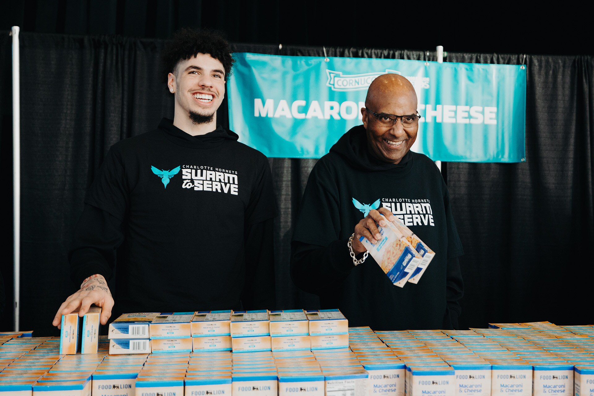 13th Annual Cornucopia Gallery Photo Gallery | NBA.com