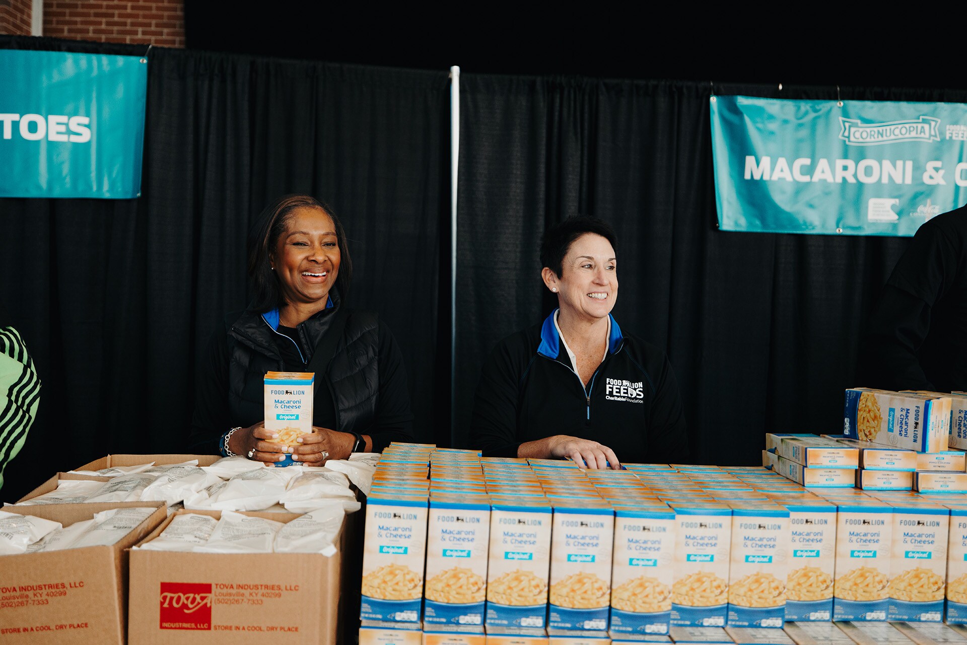 13th Annual Cornucopia Gallery Photo Gallery | NBA.com