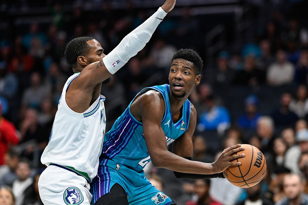 Minnesota’s Big Men Take Control, Put Away Hornets Late In Fourth ...