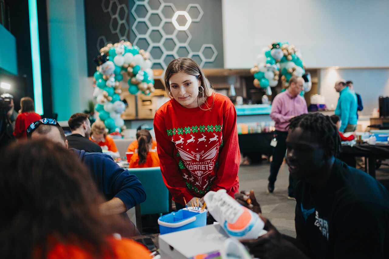 Hoopin' Holidays Presented By Mills Automotive | Gallery | Charlotte ...