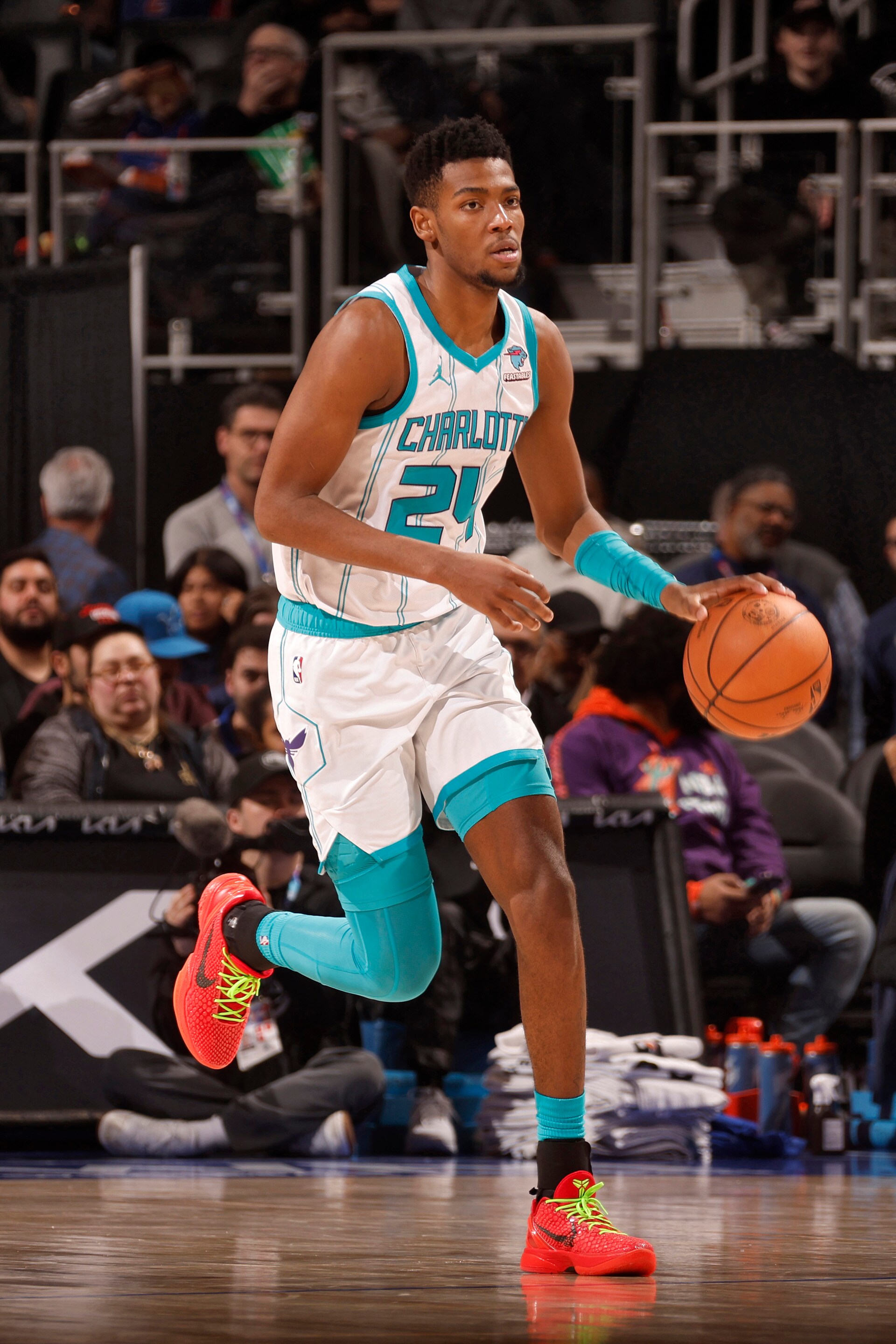 Offense Disappears In 4th Quarter, Hornets Get Dropped By Detroit | NBA.com