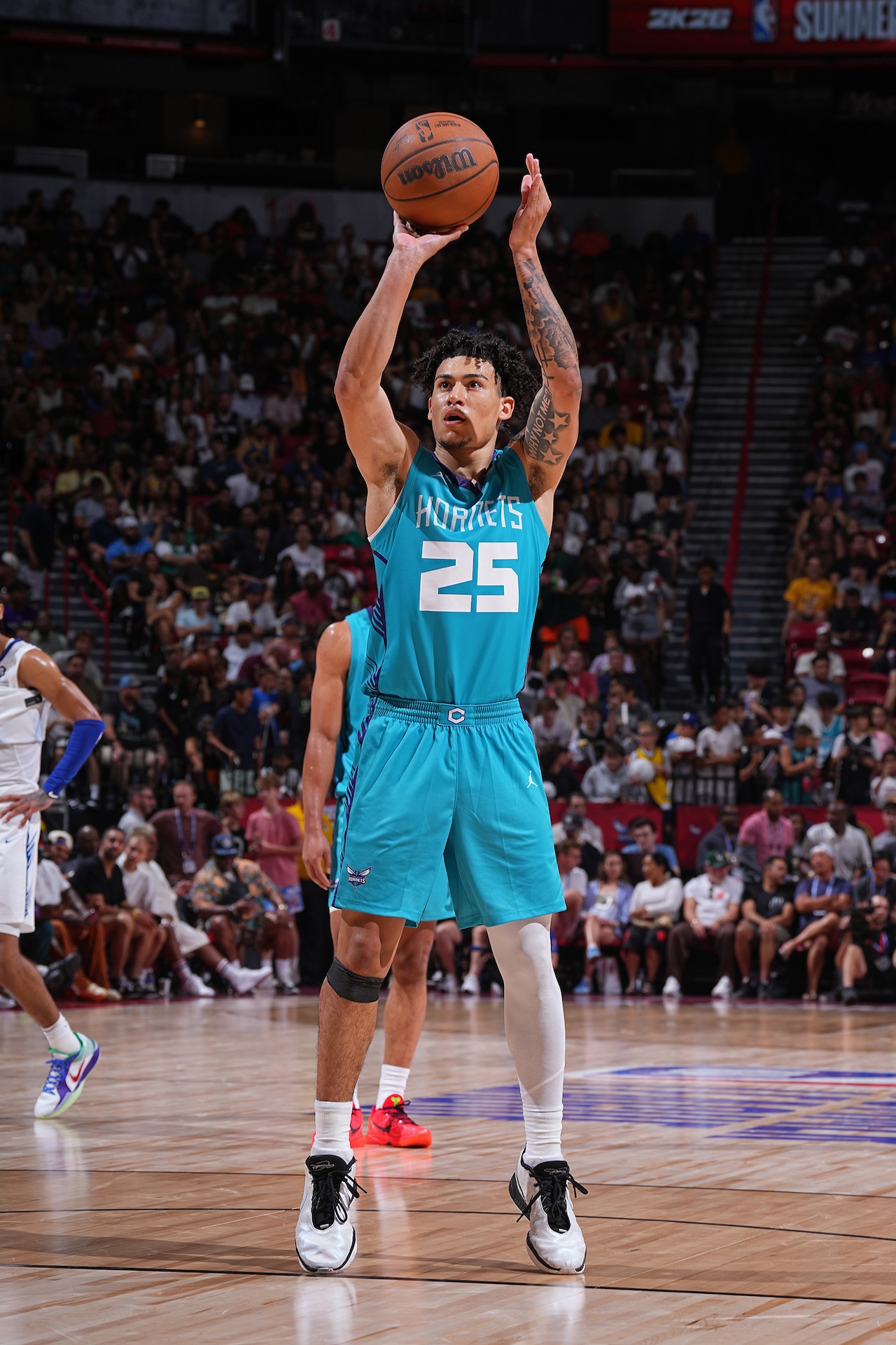 Hornets Persevere In 2nd Half Again For 2-0 Start In Las Vegas ...