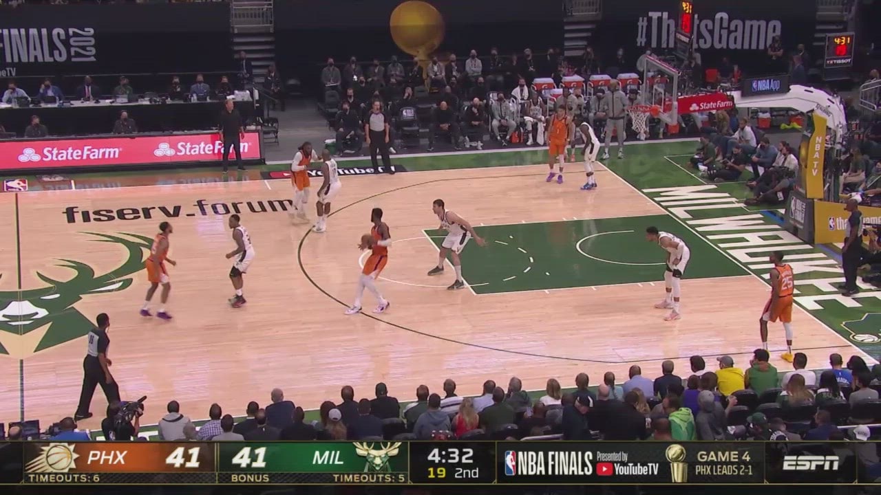 Devin Booker hits tough fadeaway jumper