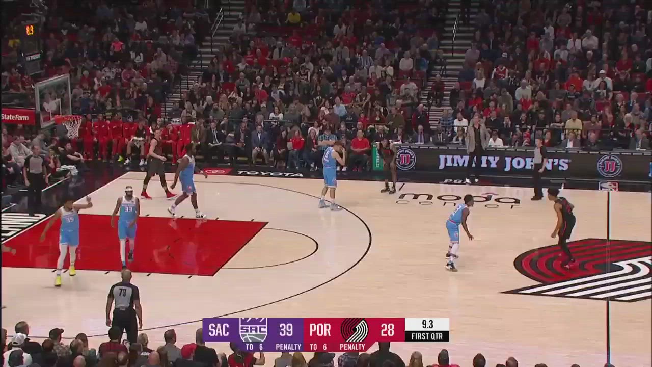 Simons eurosteps for two points | Portland Trail Blazers