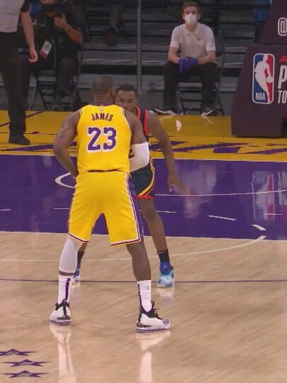 LeBron Reacts to His Funniest Memes